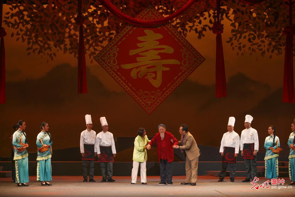 Flower-drum opera Devoted to Qingliang River on in Xiangyang _Guangming ...