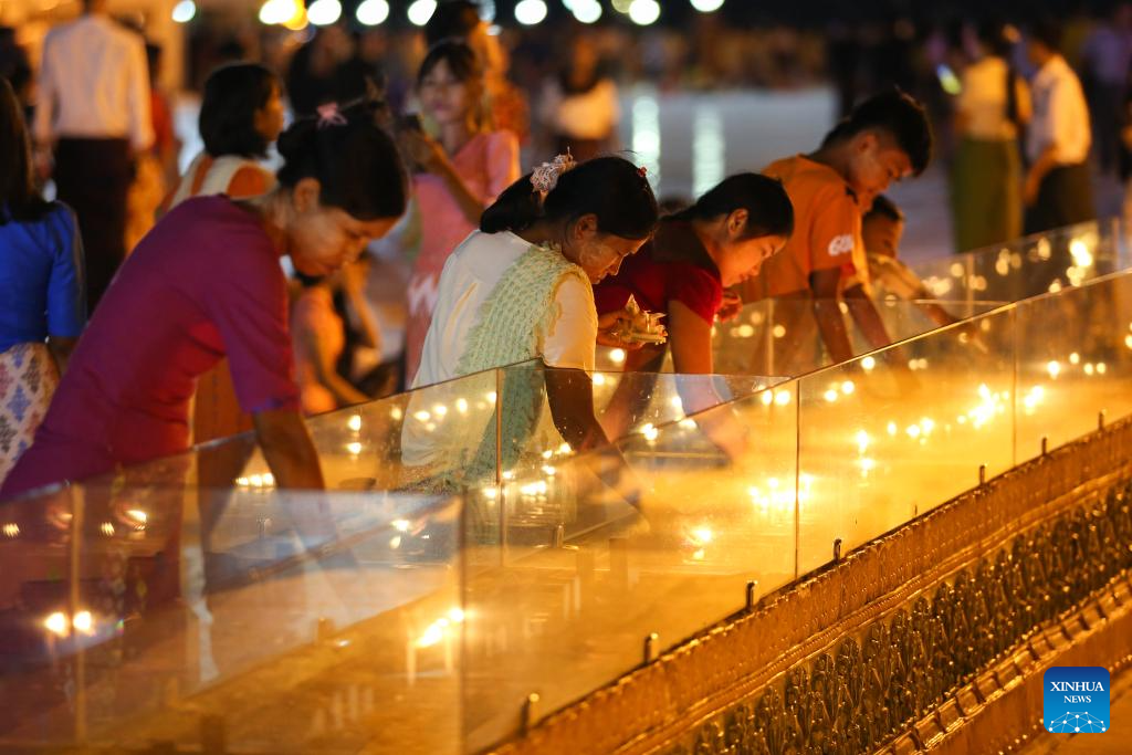 Thadingyut festival celebrated in Myanmar _Guangming Online